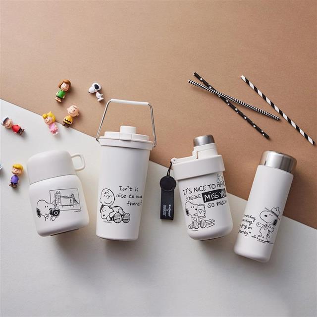 【康寧SNAPWARE】SNOOPY復刻黑白鋅動輕瓷大容量不鏽鋼手提保溫杯800ml－金石堂